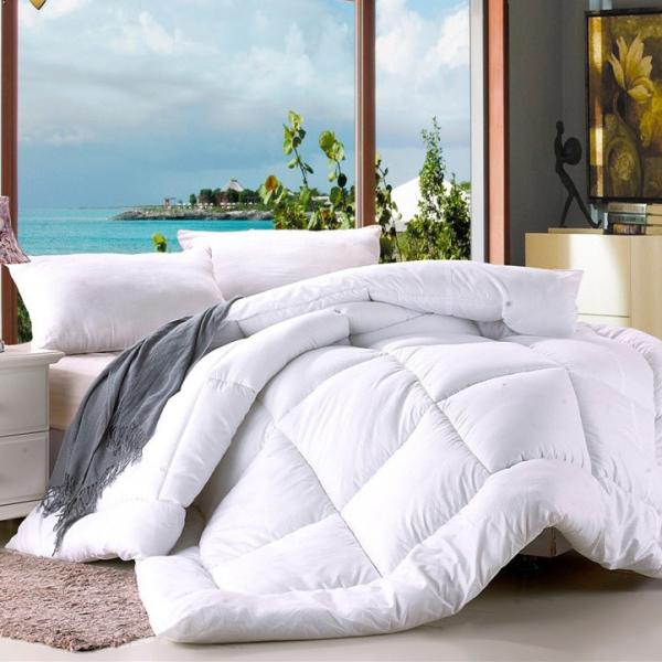 Quality 10% Duck Down Luxury Hotel Quilts Customized With Durable Construction for sale