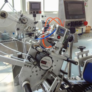 Quality YIMU YM215 2ml 5ml 10ml Bottle Horizontal Labeling Machine Automatic Ampoules for sale