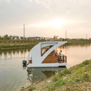 Quality High Capacity 6 Person House Boat Floating House Pontoons with Kitchen for sale