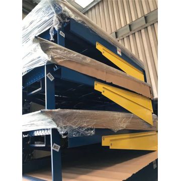 Quality Truck Hydraulic Loading Dock Levelers 8 Ton With Hinged 400mm Dock Lip for sale