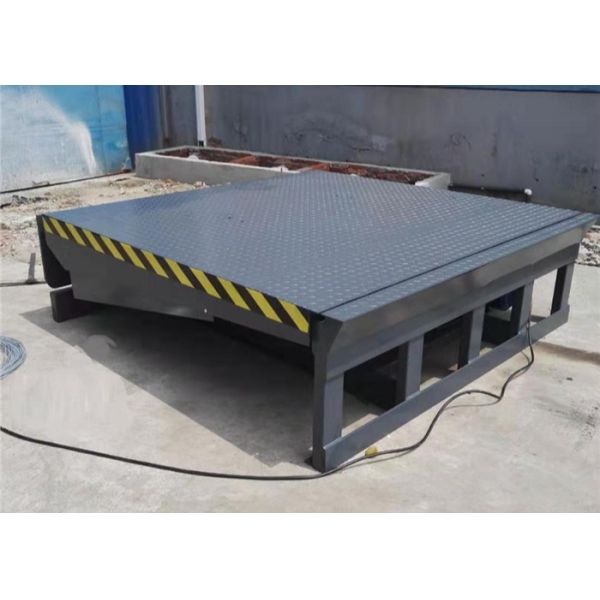 Safety Electric Hydraulic Warehouse Dock Levelers 10 Ton 2 Piece Bumper ...