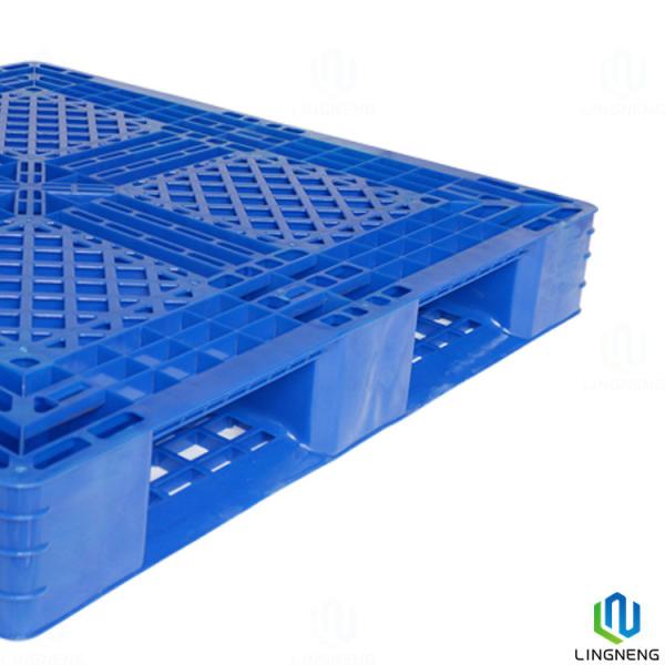 Quality Single Face Industrial Plastic Pallet 4 Way Entry 1100*1100*150mm for sale