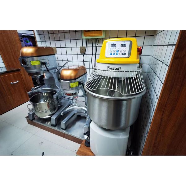 Dual Speed 12.5kg Spiral Pizza Dough Mixer Single Motor 25kg Dough Mixer from China Factory