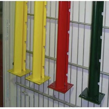Quality Galvanized electrostatic spray or PVC dipped coating SHS post welded mesh fence for sale