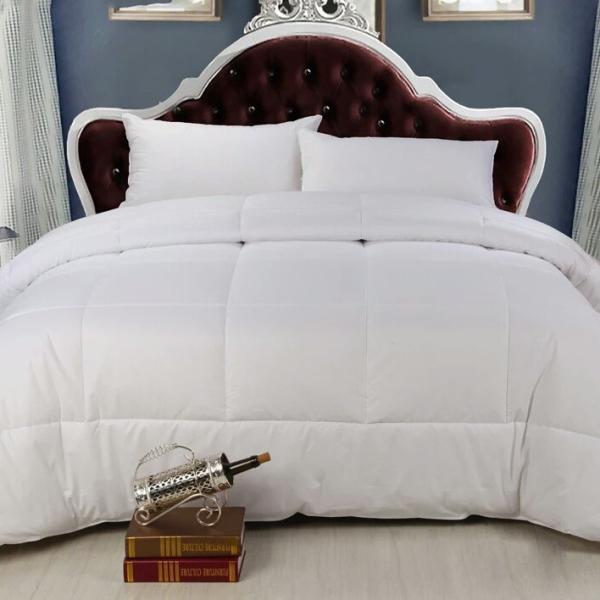 Quality Durable Hotel Quilts And Comforters Skin Friendly With Polyester Fabric for sale