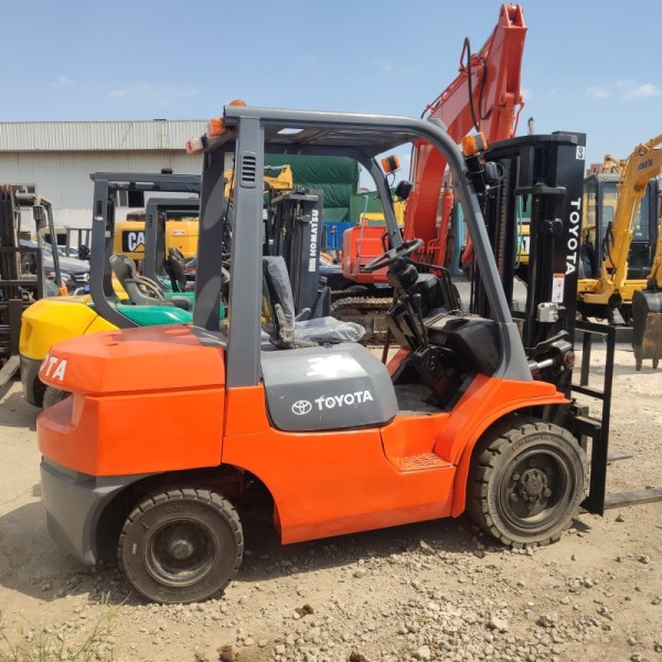Quality FD30 3 Ton Used Toyota Diesel Forklift with 2001-4000 Working Hours 3450 KG Weight for sale
