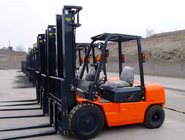Quality YTO 2250rpm 2t Logistics Machinery Front Loader Forklift for sale