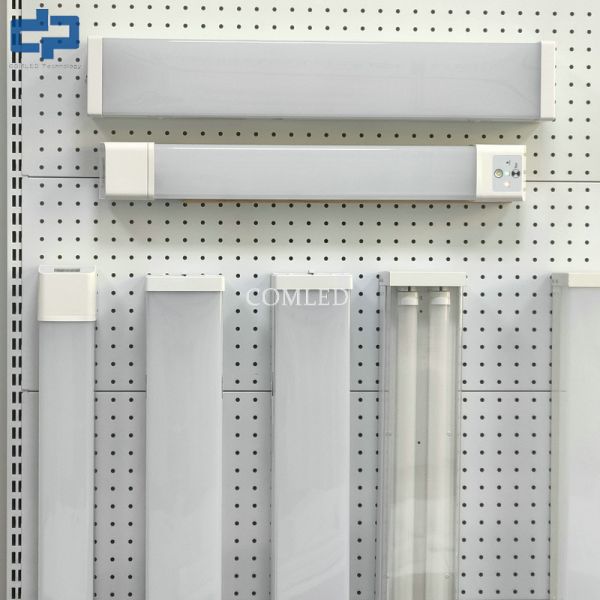 Quality Stainless steel housing lighting fixture 2FT LED Batten Light IP20 industrial linear battens 110LM / W - 140LM / W 18W surface mount robust LED Batten Light for sale