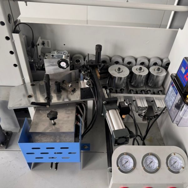 Quality Automatic Edge Bander Machine With Trimmer For Chipboard MDF Wood for sale