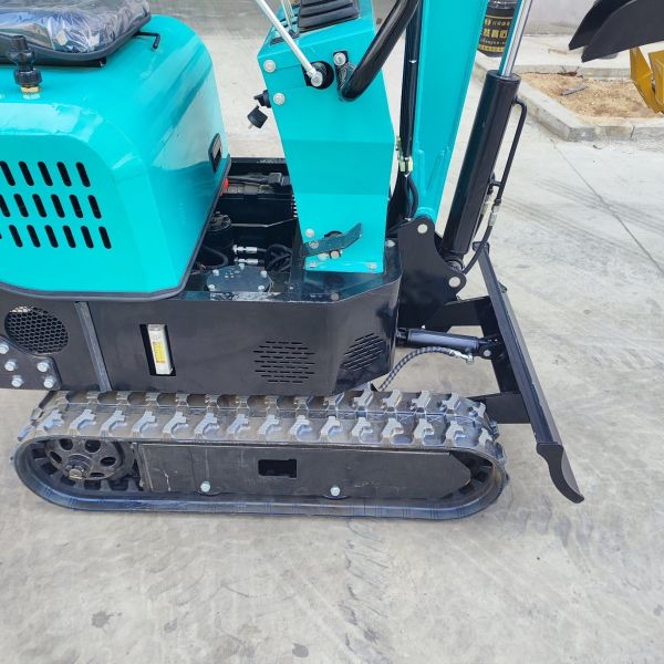 Quality Internal Combustion Drive Mini Excavator for Precise Digging on Construction for sale