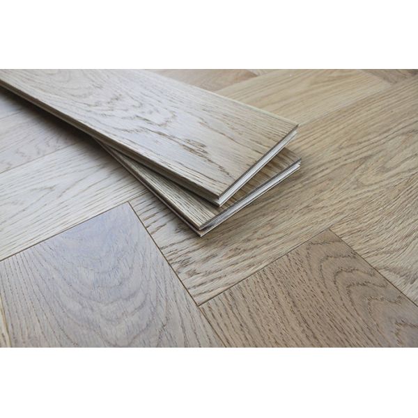 Quality Prime Oak Herringbone Parquet Flooring Smoked Customized Color for sale