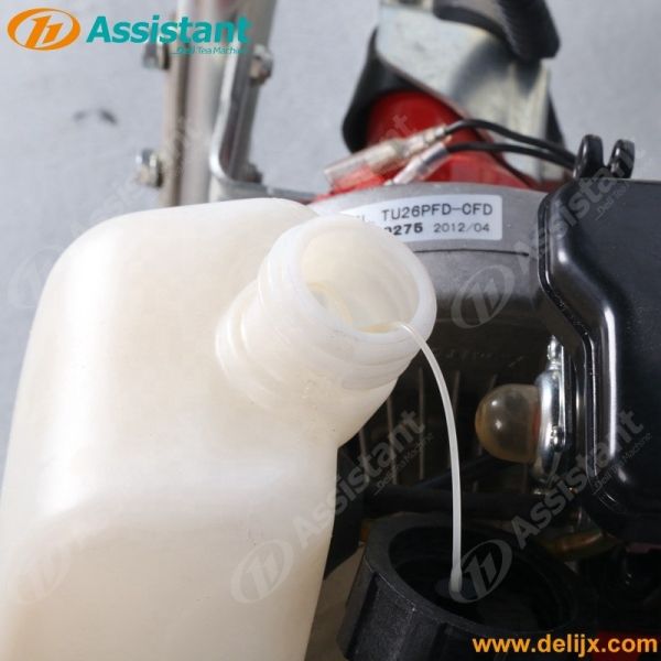 Quality DL-4C-T Mitsubishi 2 Stroke Gasoline Engine Tea Harvester Machine for Tea for sale