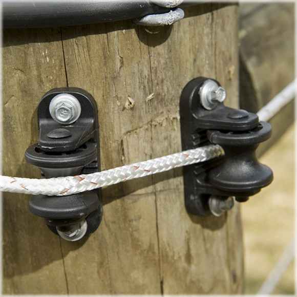 Quality ISO9001 LLDPE wood post Electric Fence Post Insulators for sale