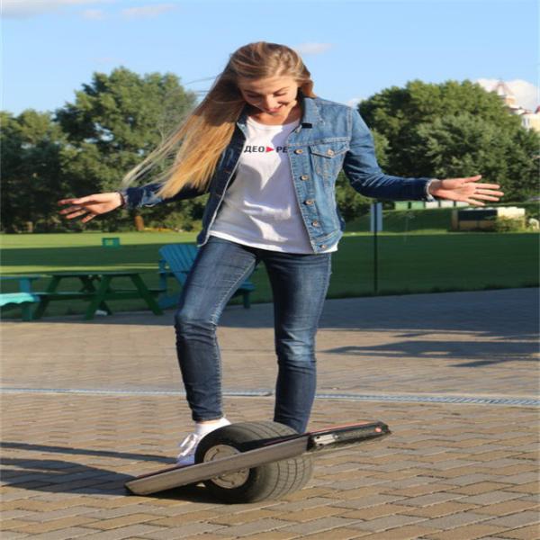 Quality Electric Onewheel Surfboard 18-25km One Wheel Manual Skateboard With Guard Rail for sale