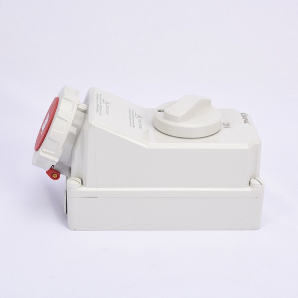 Quality 380V 4P IP67 Waterproof Interlocked Switch Socket IEC Standard for sale