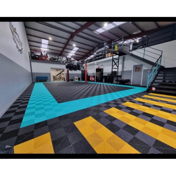 Quality Interlocking Workshop Floor Mats Polypropylene Garage Flooring 2500 Lbs for sale