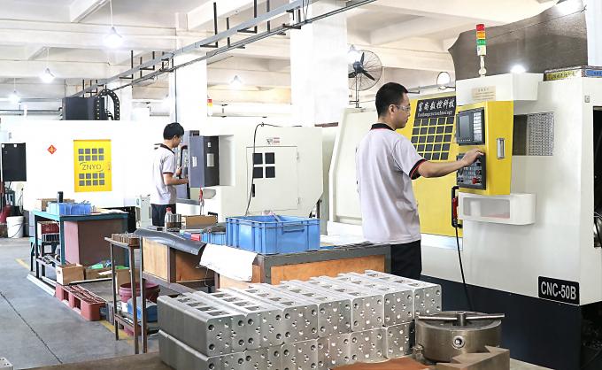 2 Station 50pcs/Min Automatic Screen Printing Equipment 100x100mm For Cap 3