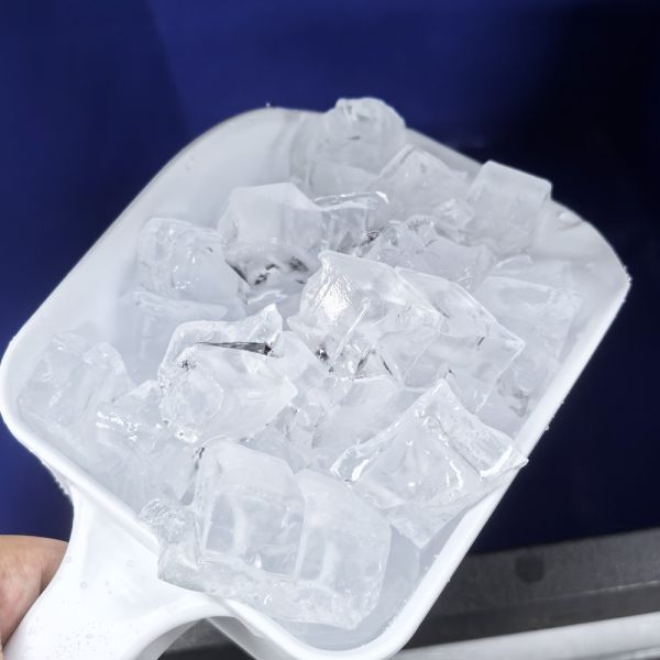 Quality Commecial Grade Ice Making Machine Cube Ice Maker with Intelligent Control for sale