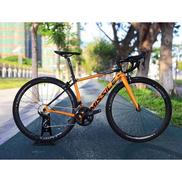 Quality Carbon Roadbike Lightweight Disc Brake Bicycle 8.5 Kg Without Pedals With Carbon Frame for sale