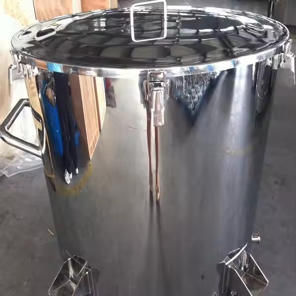 Quality Sanitary Vessel Cosmetic 316 Stainless Steel Chemical Storage Tank for sale