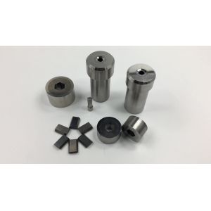 Quality Segmented Carbide Punches And Dies Grinding Surface With H6~H50mm Hole Size for sale