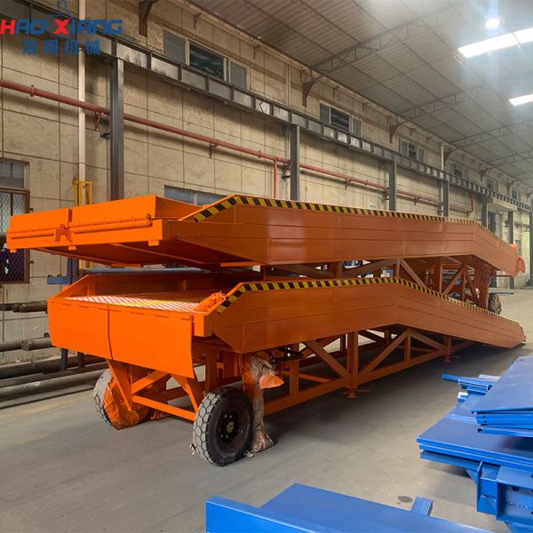 Quality Hand-Hydraulic Mobile Dock Leveler - Manual Adjustable Loading Ramp for Trucks & Warehouses for sale