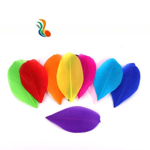 Quality 4-6cm Stripped Carnival Costume Feathers , Goose Nagoire Feather Eye Catching Designs for sale