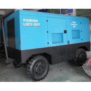 Quality Oil lubricated portable screw air compressor for road construction 9m3/min LGCY for sale
