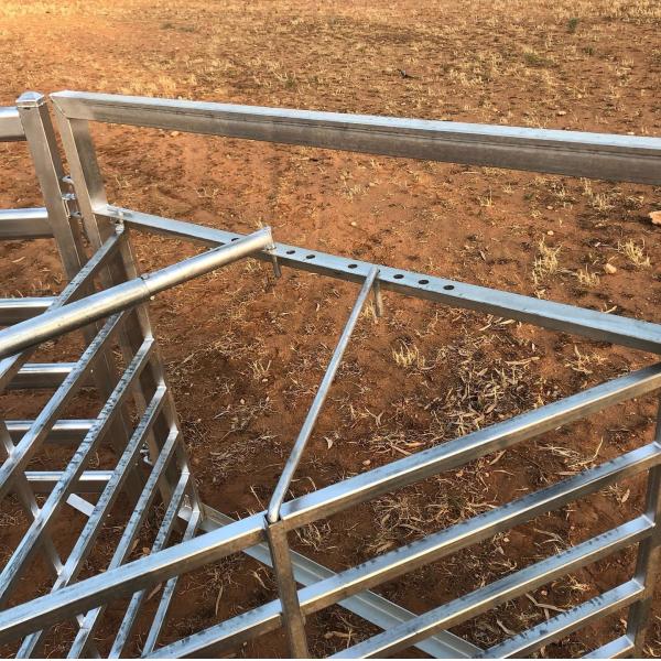 Quality 4ft Galvanized Small Goat Sheep Hurdles Panel Fence for sale