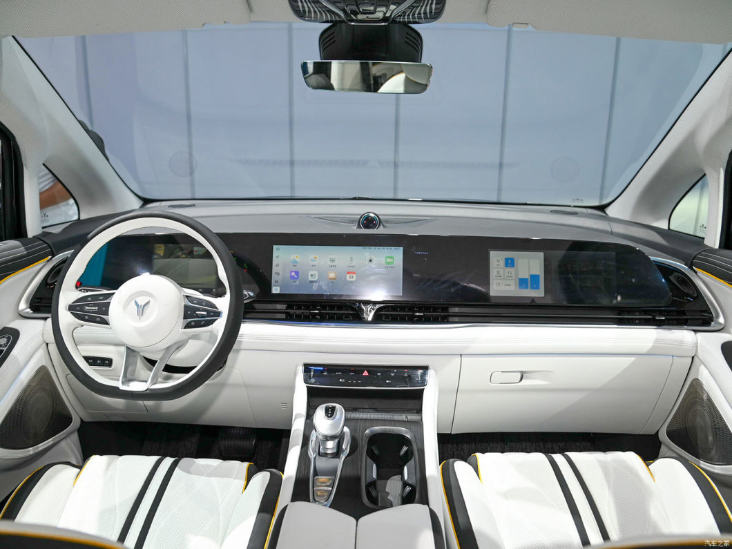 High Speed 2024 Voyah Dream Hybrid White Electric Auto Car MPV Vehicle