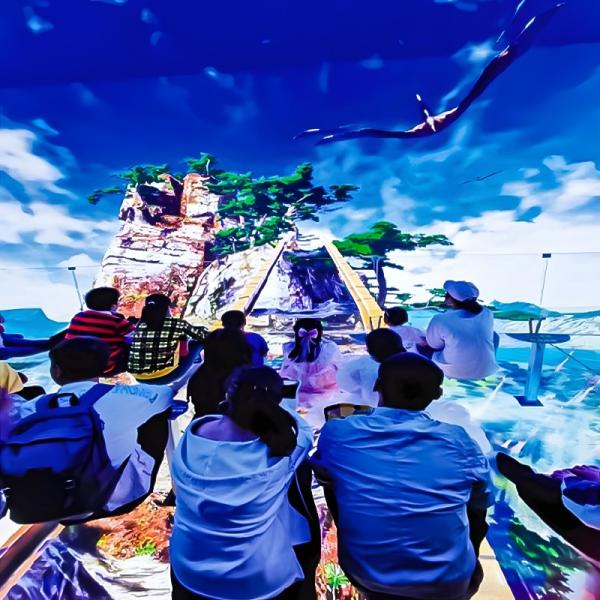 Quality AR Cinema Immersive Experience Hanging Glass Immersive Cinema for sale