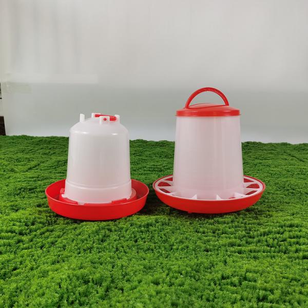 Quality Durable Waterproof Poultry Feeder In Red And White Easy To Clean 3.5L Capacity for sale