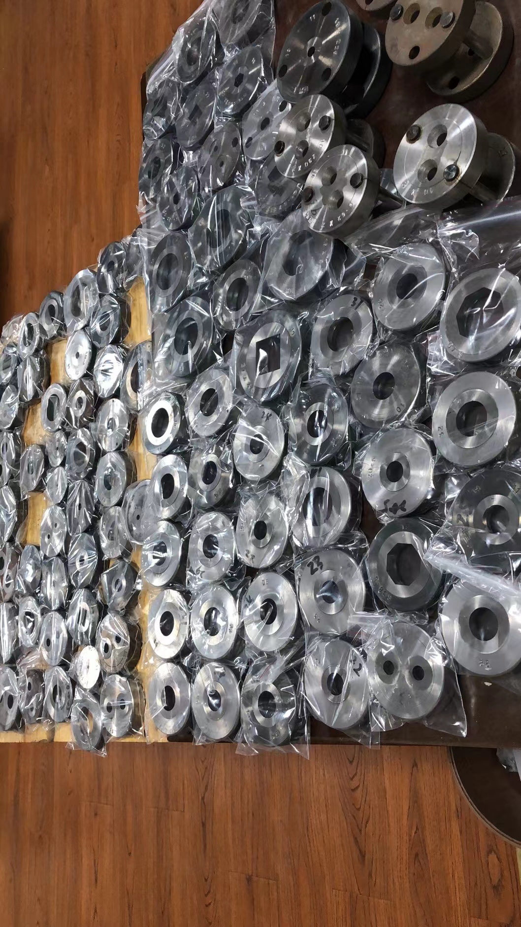 Polycrystalline Diamond Dies Tungsten Carbide Wire Drawing Dies Drawing Dies Manufacturers
