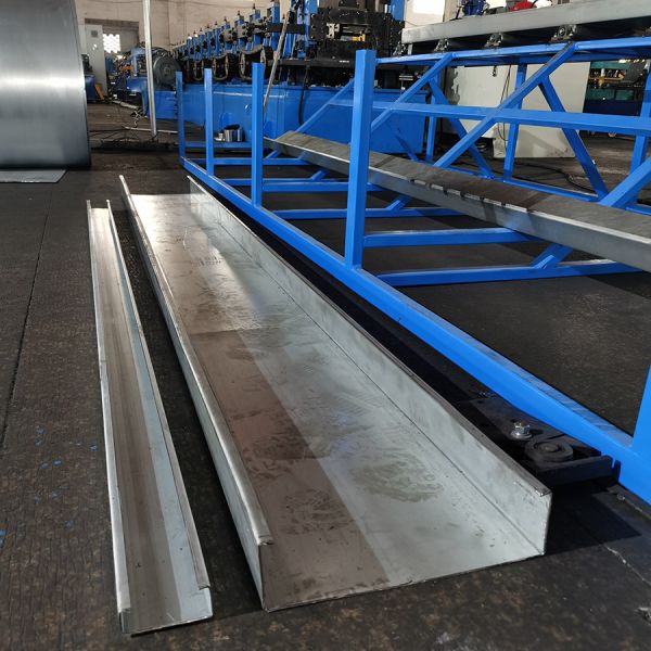 Quality High Speed CZ Purlin Roll Forming Machine Interchangeable Tile Making for sale