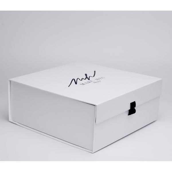 Quality Folding Magnetic 185g fancy paper White Packaging Box For Apparel for sale