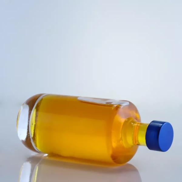 Quality Round Shape Empty Glass Bottle With Screw Cap Decal Surface for 700 ml Vodka for sale