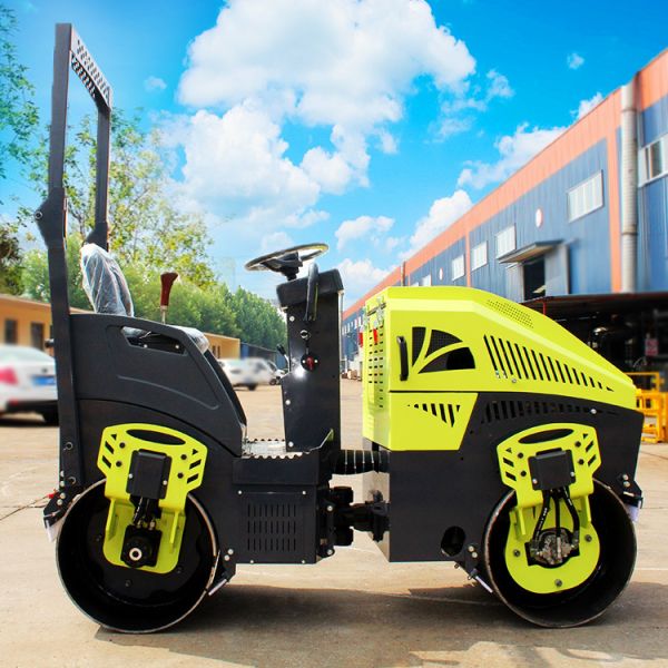 Quality Small Vibratory Road Roller with Hydraulic Features Mini Road Roller Compactors for sale