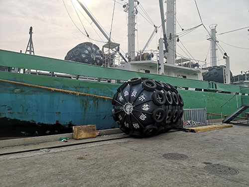 Quality 50KPa Yokohama Pneumatic Fender 80KPa Ships Dock Fenders For Boats for sale