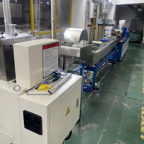 Quality Twin Screw Extruder for Biodegradable Food Packaging Plastic Raw Material for sale