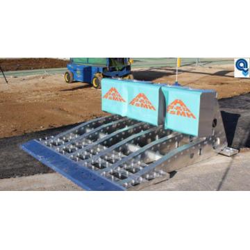 Quality 165kg Musashi Anti Collision Portable Safety Barrier for sale