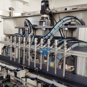 Quality Large 10 Heads Bottle Liquid Filling Machine for liquid detergent 2000bph for sale