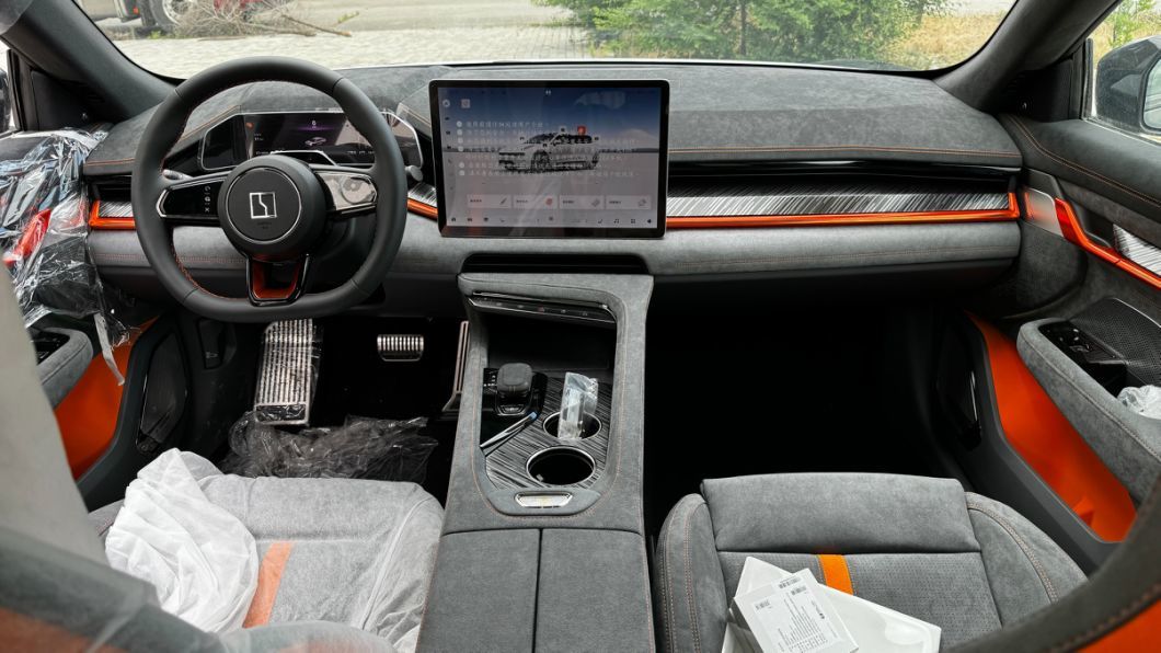 Hot Sales 001 You Version 100kwh (Orange +Z-S PORT) Customize Car