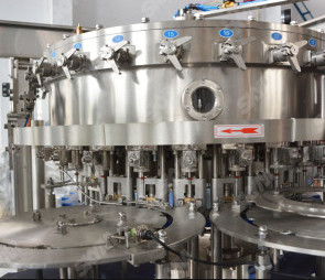 Quality 3 In 1 32000BPH Carbonated Drink Filling Machine High Speed for sale