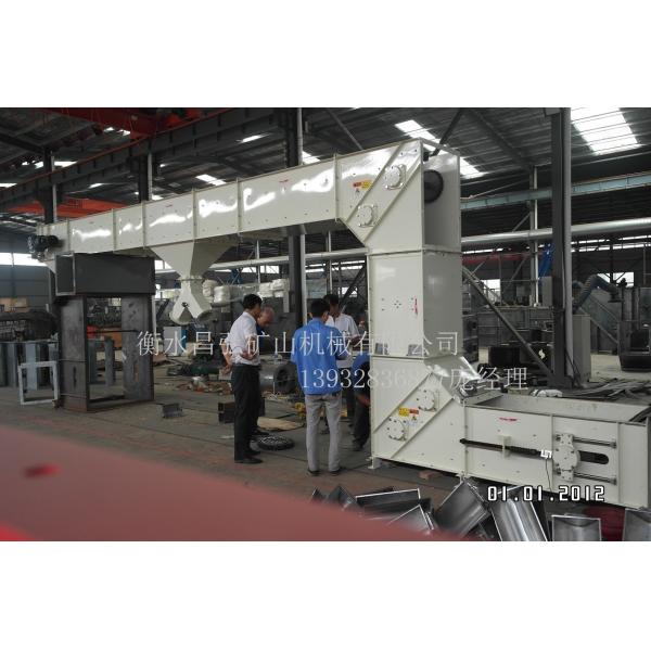 Quality Alkali Resistant Belt Driven Elevator 200 Cubic Meters No Raise Dust for sale