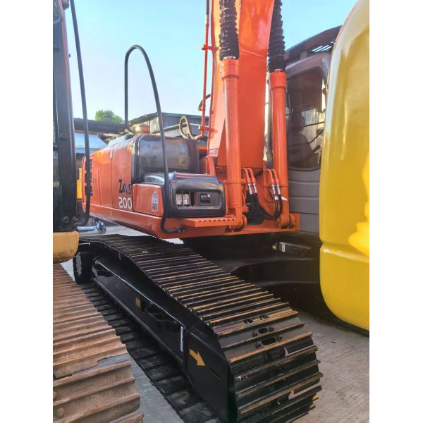 Quality Used Hitachi ZX200 Hydraulic Excavator - 20-ton Medium-Duty with High Efficiency and Low Operation Cost for Construction for sale