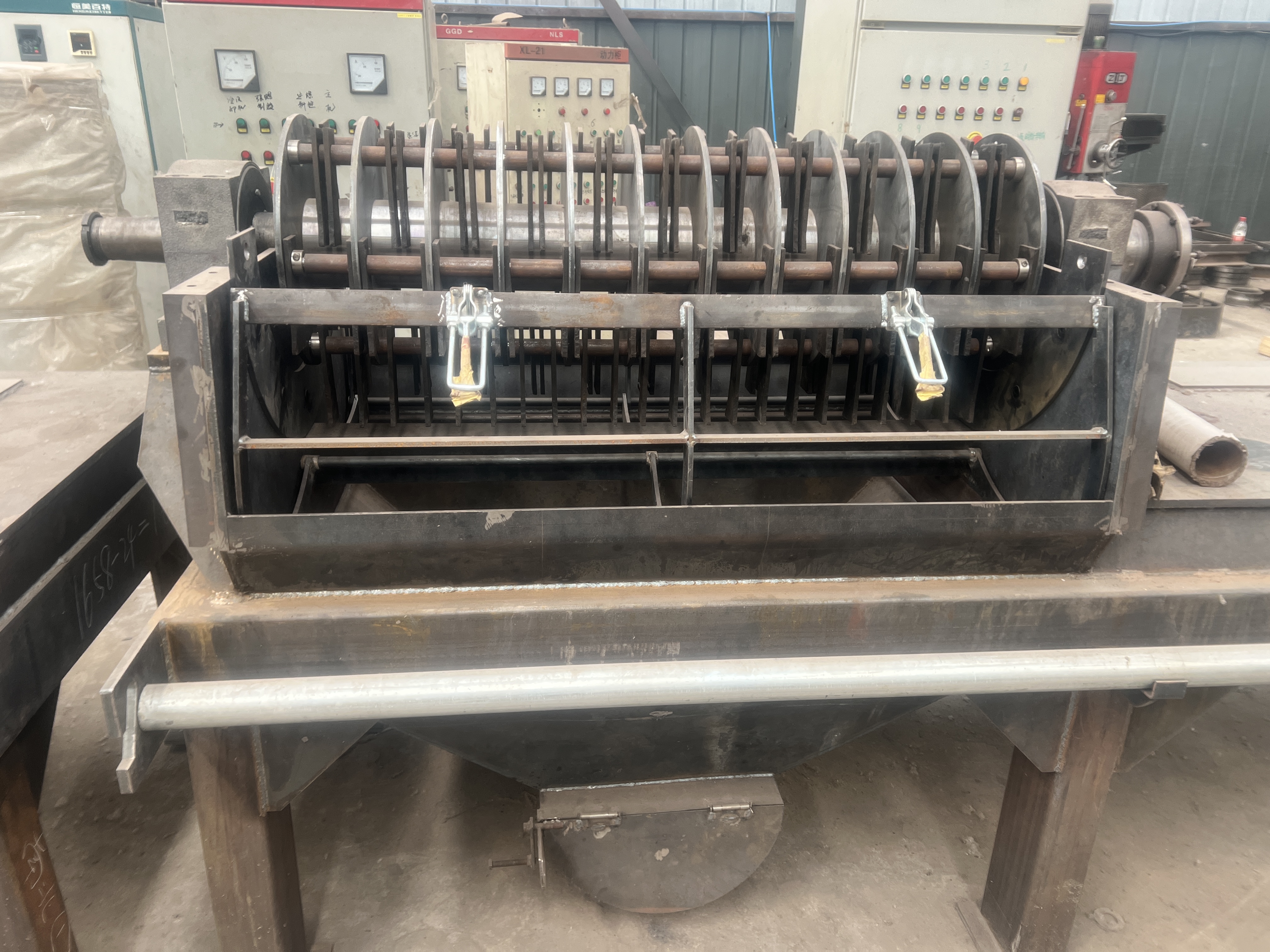 High Speed Wood Hammer Mill Machine Soybean Pod High Safety Electric Wood Hammer Mill