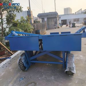 Quality 5 Meter Steel Loading Ramp for Enhanced Efficiency in Warehouses for sale