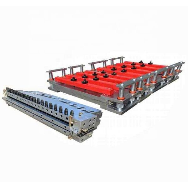 Quality Single Cavity 1320mm P20 Foam Board Extrusion Mould for Furniture and Advertising Boards for sale