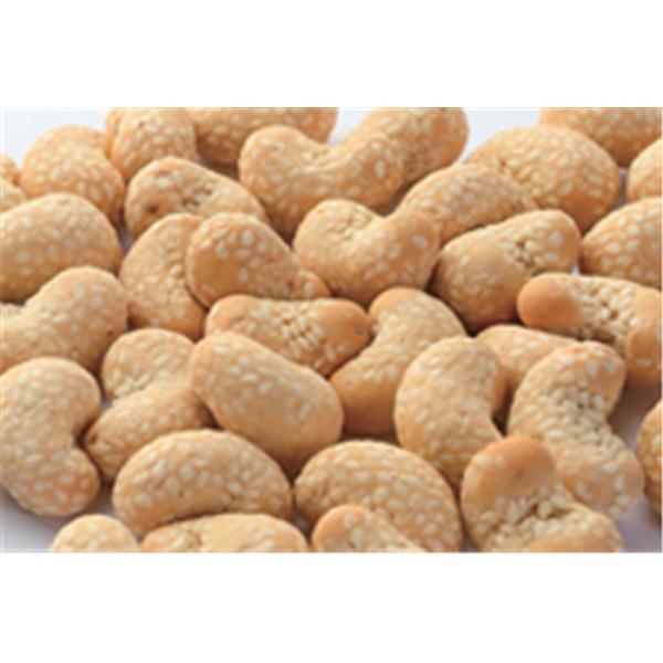 Quality Sesame Coated Cashew Nut Snacks , Full Vitamins Roasted Cashews Unsalted for sale