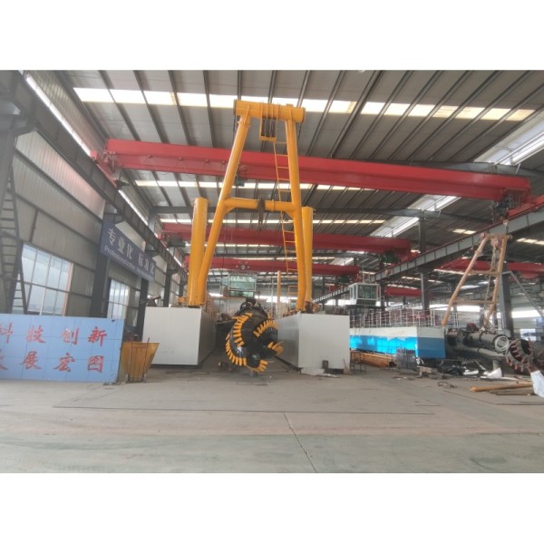 Quality quality Sea Port mud clean up dredge machine with 20m depth capcity and 2000m delivery distance pipe line for sale